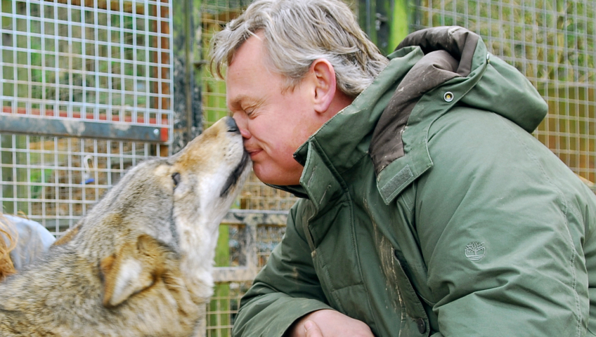 Martin Clunes: A Man and His Dogs | KET